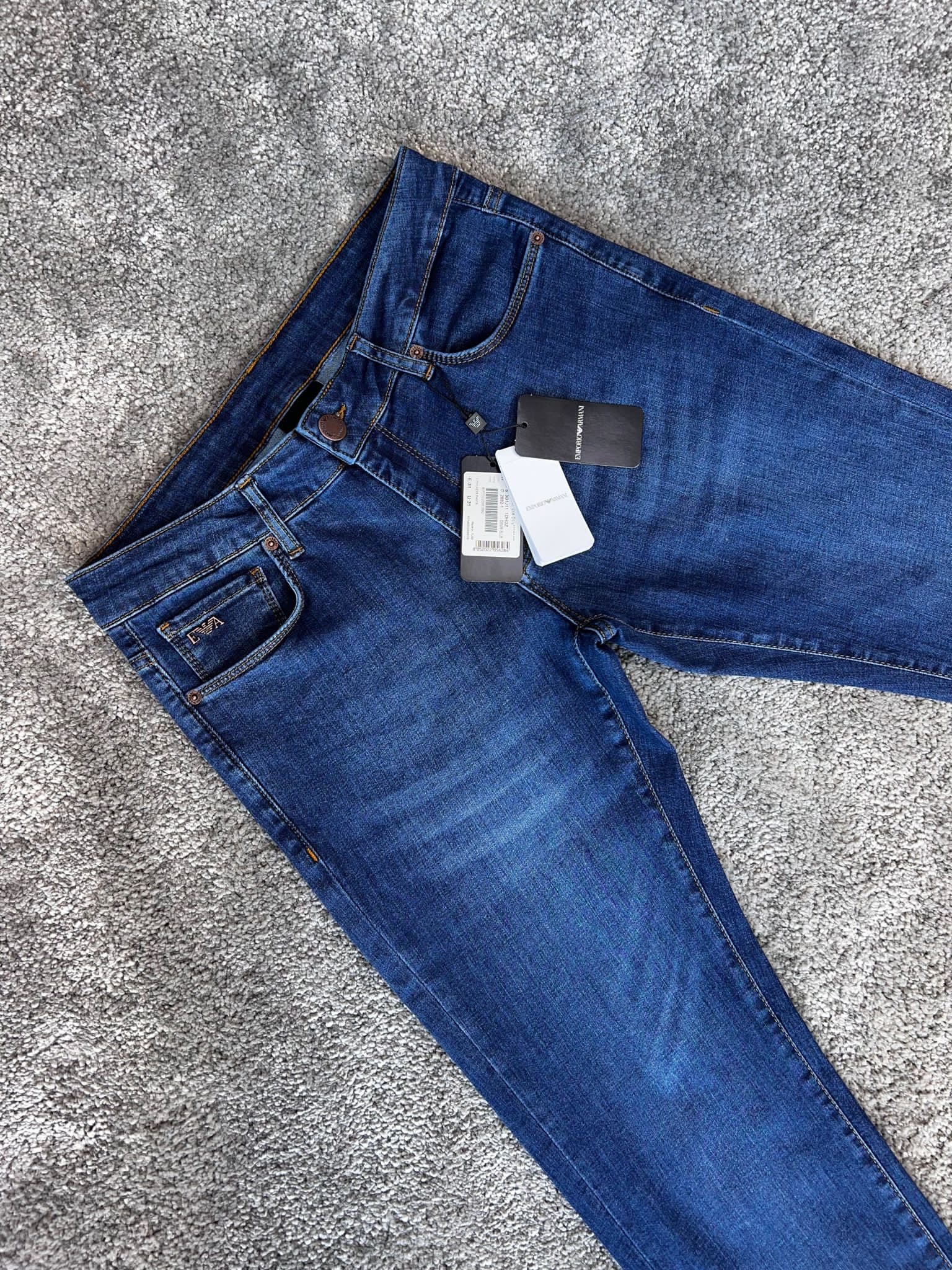 Timeless Denim Elegance – Paolo Rossini