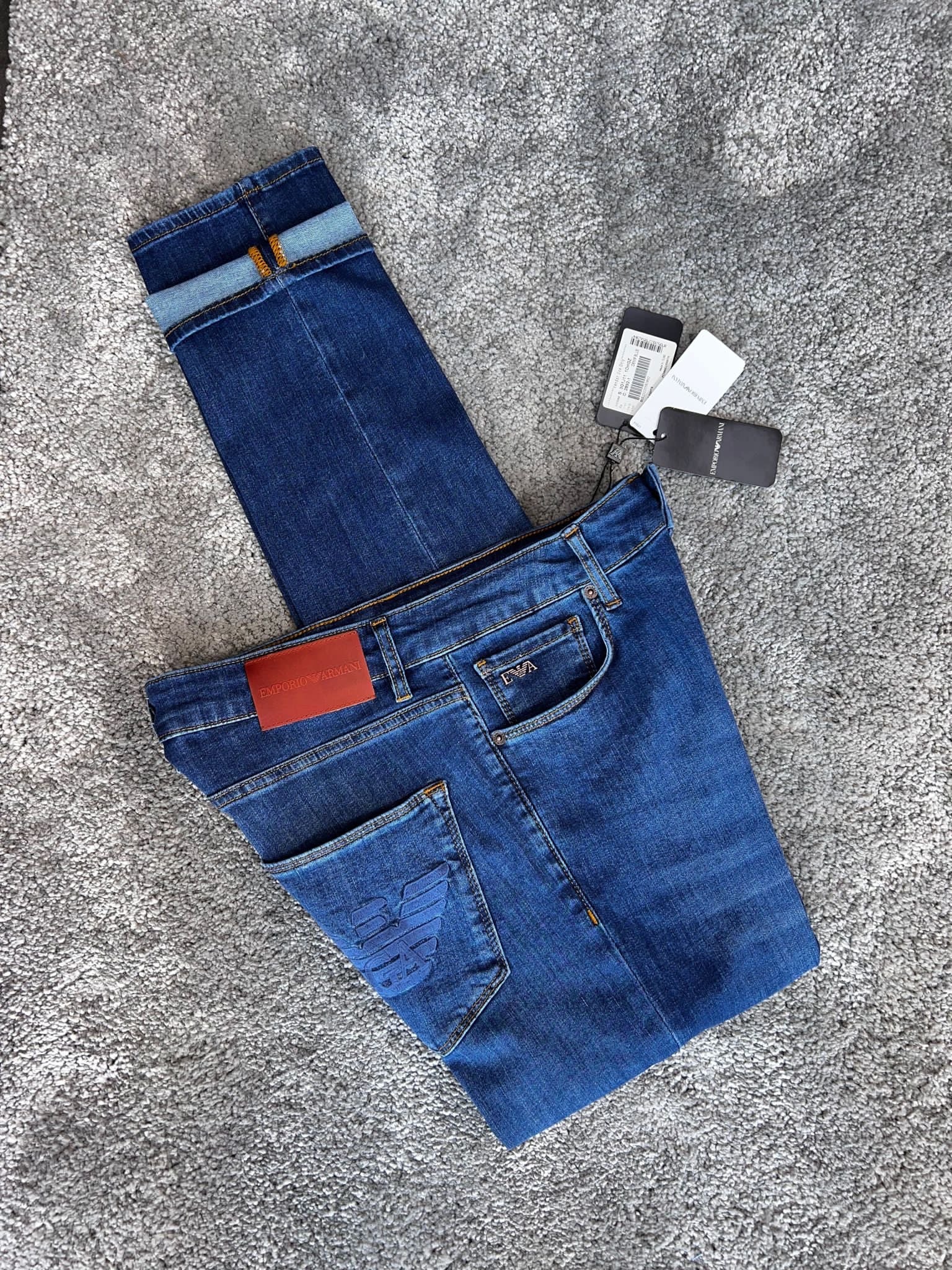 Timeless Denim Elegance – Paolo Rossini